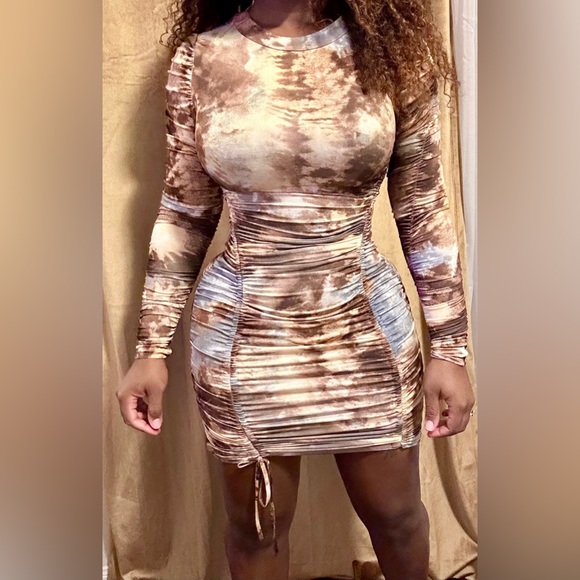 Dresses | Scrunched Abstract Dress | Poshmark